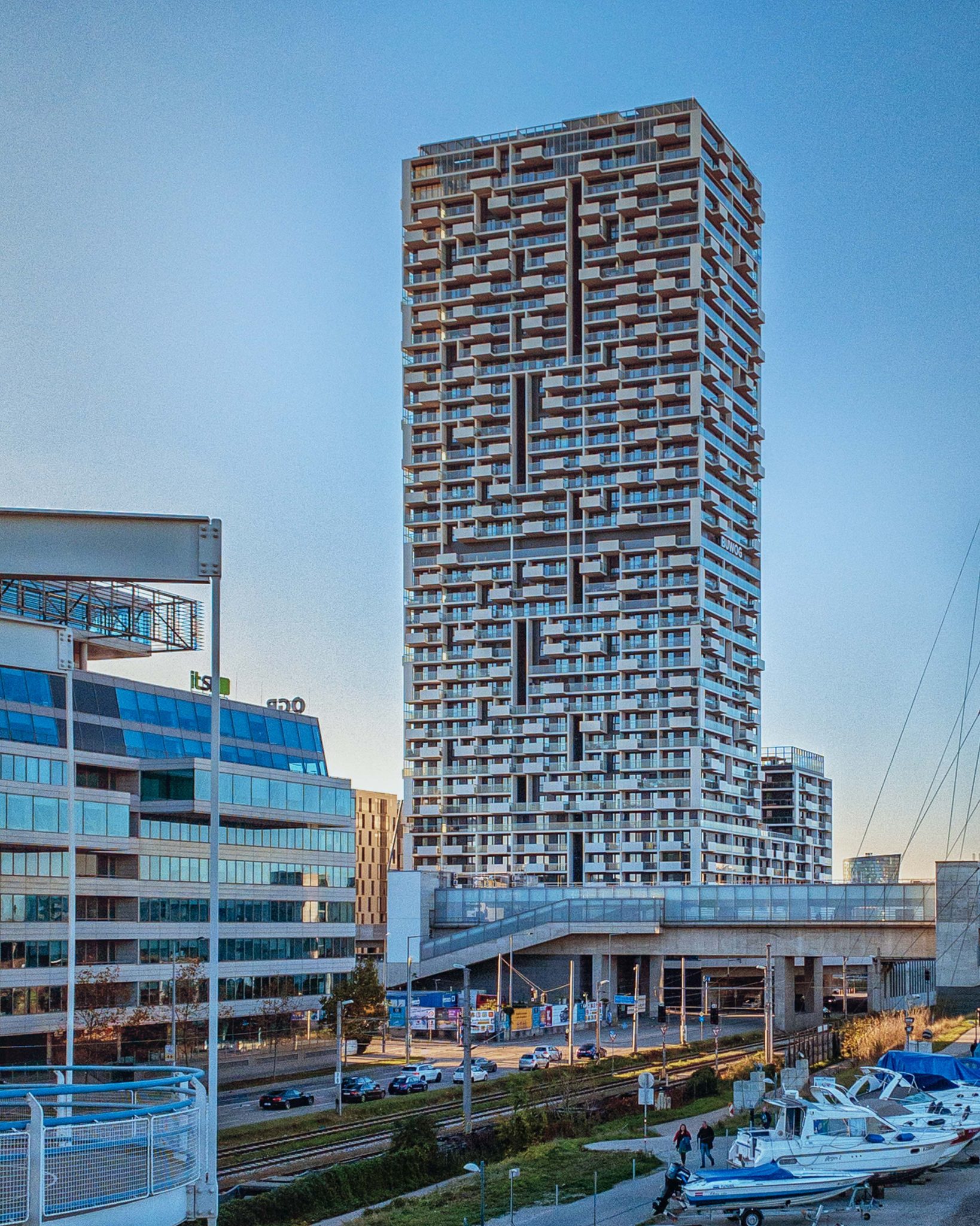 Marina Tower – michaelsrootsinvienna.at (en)